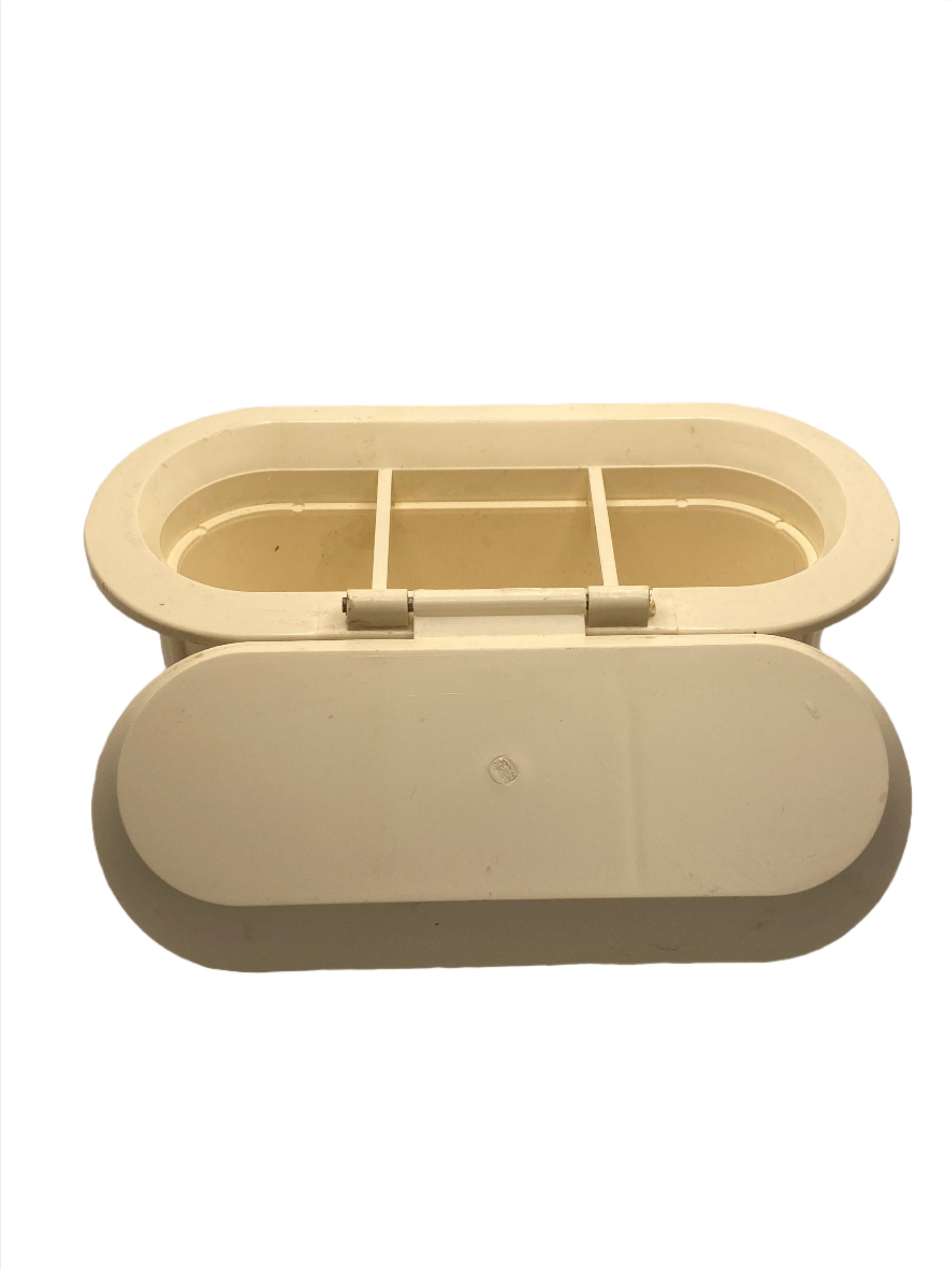 White Oval Scupper with Door – Replacement Boat Parts